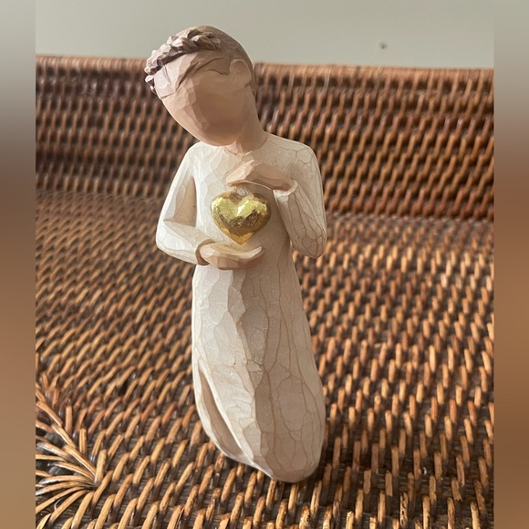Willow Tree | Accents | Willow Tree Keepsake Kept Forever In The Heart ...